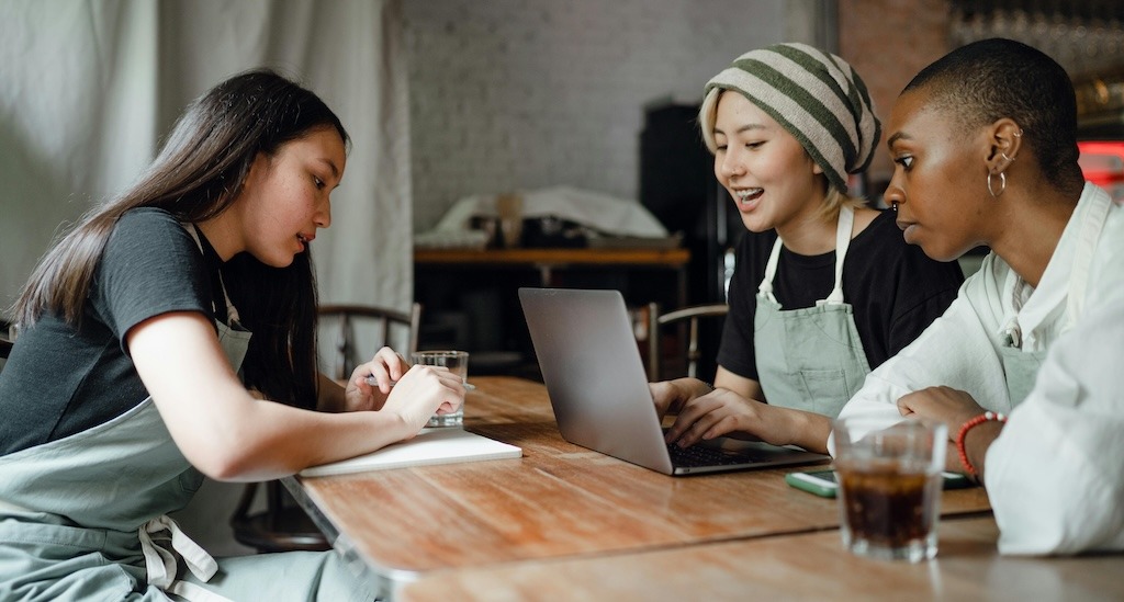 Stand Up Automated Frontline Communications with goHappy